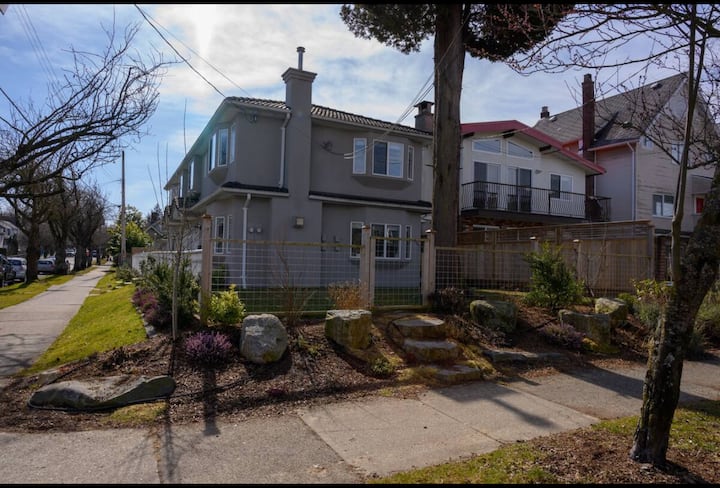 Spacious 3br/2.5ba Cosy Home– Casa Dúplex - ノースバンクーバー