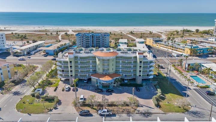 Treasure Island Condo On The Beach - Treasure Island, FL