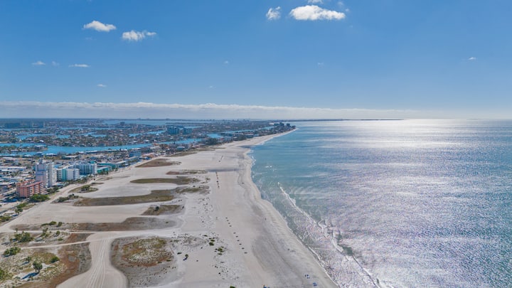 Treasure Island Condo On The Beach - Treasure Island, FL