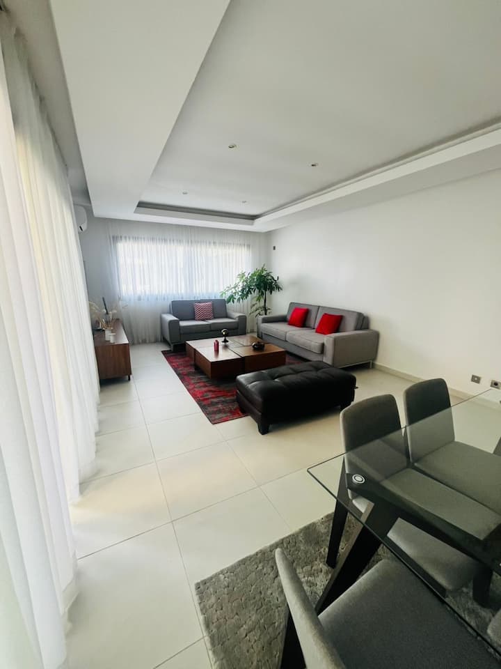Grand Appartement T3  Lumineux Sécurisé à Riviera - Abiyán