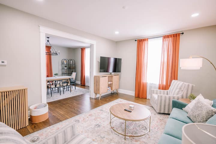 Victorian Modern 3bd/2bath - Meredith’s Place - Danville, VA