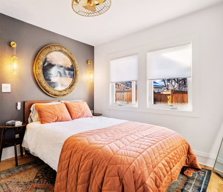 Historic Cottage W/ Urban Flair - Colorado Springs, CO