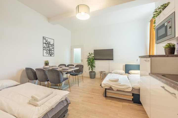 Hly|central Apt 44m2 Near Train St. |Self Check-in - Praga