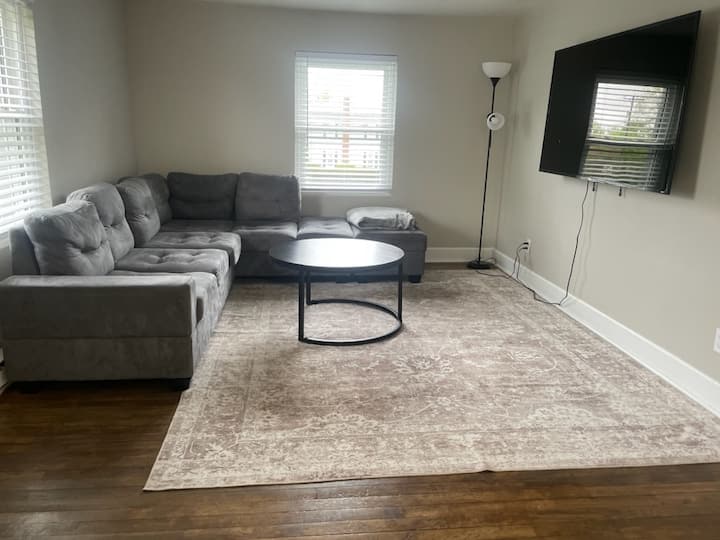 Cozy 3 Bedroom At The “Queen 45” - Cortland, OH
