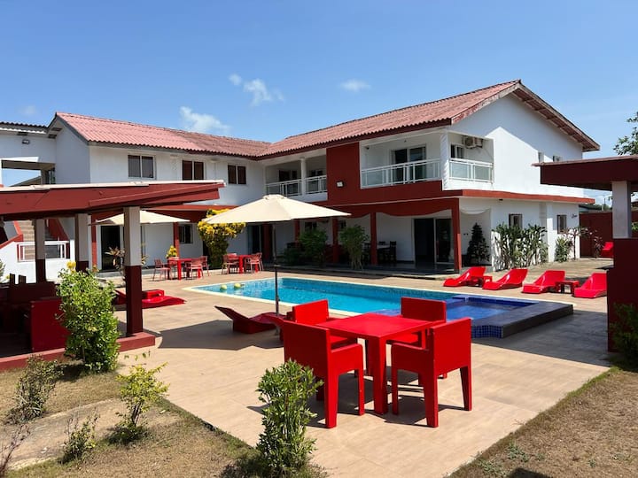 Private Villa With Swimming Pool - Côte d'Ivoire