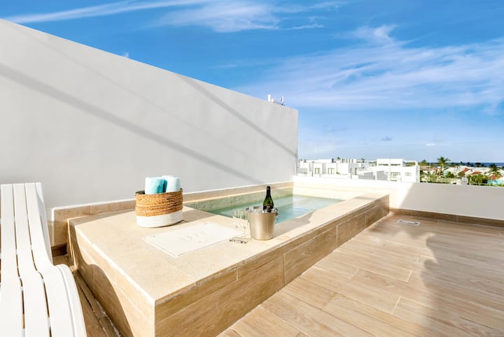 Sea View Penthouse With Private Rooftop Pool - Punta Cana