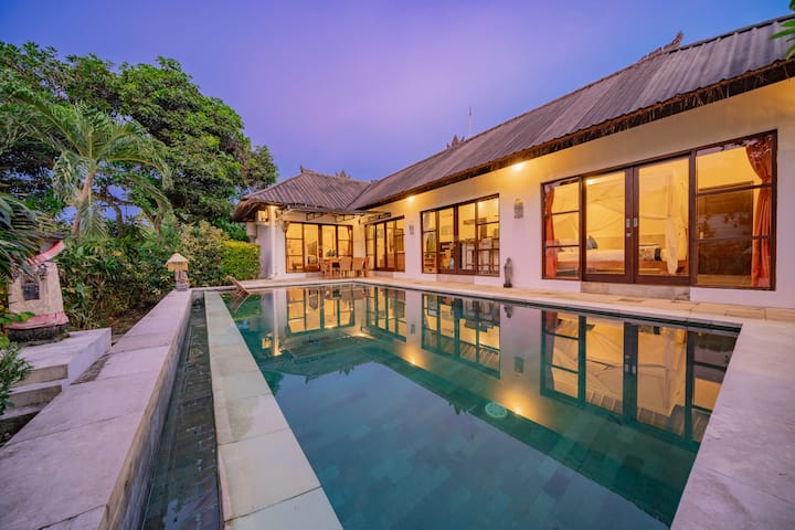 3br Villa W/ Private Pool & Prime Location - Jimbaran