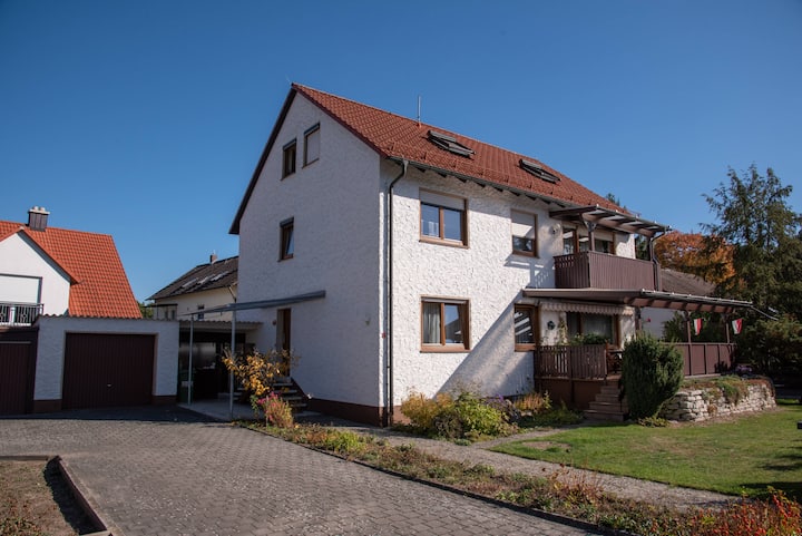 Schöne Renovierte Wohnung - Roth