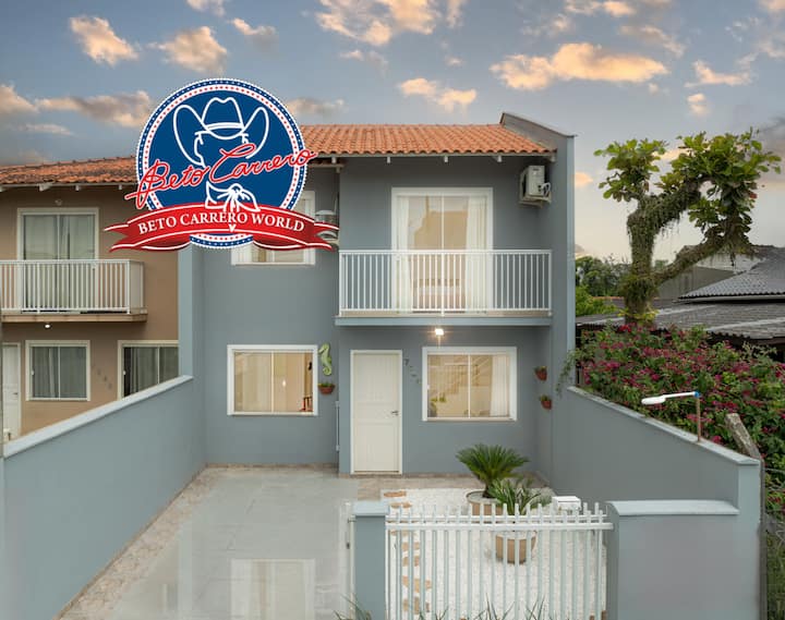 Lindo Sobrado Com ÁRea Churrasco Próx Beto Carrero - Penha