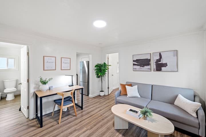 Charming Bremerton Cottage - Bremerton, WA