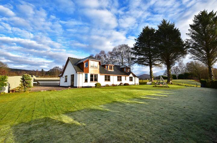 Double Bedroom With Mountain View - Spean Bridge