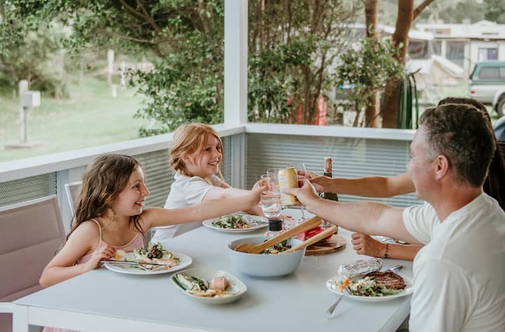 Surfside Cabin (Sleeps 5) - Sussex Inlet