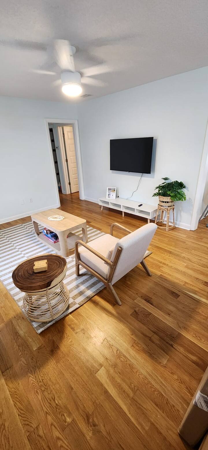 Coastal Charm W/ Pool & Hot-tub |5 Min 2 Downtown - セント・オーガスティン, FL
