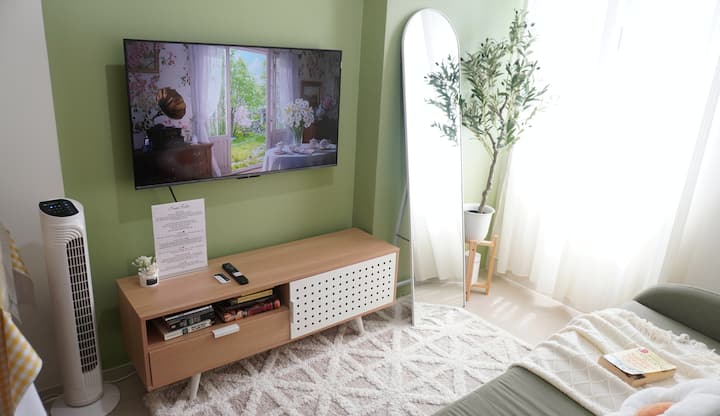 8th Haven | Relaxing 2br Condo | Fiber Internet - Quezon City
