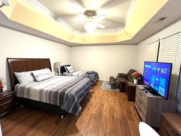 Deluxe Master Bedroom In A Sfh Near Unc/duke/rtp - Hillsborough, NC