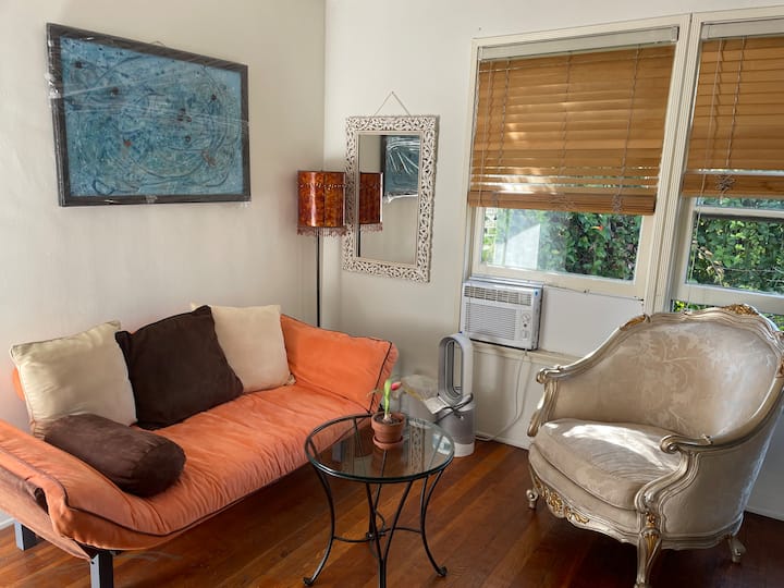 Private Guesthouse Pet Friendly, Luggage Storage - Santa Monica, CA