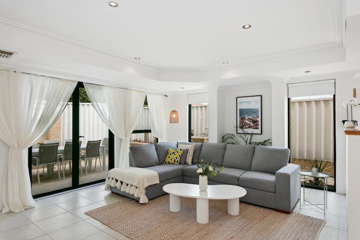Entire Home Steps To Sorrento Beach - Perth