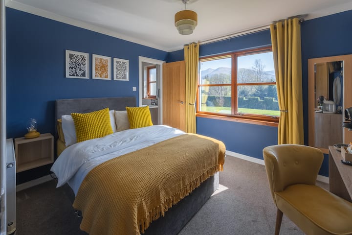 Double Ensuite Bedroom With Mountain View - Spean Bridge