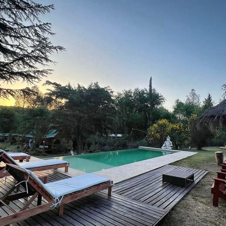 Casa Y Cabaña Frente Al Río
Capacidad 24 Personas - Cosquín