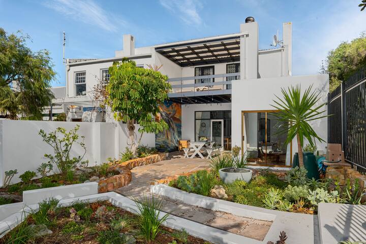 Island Oasis W/ Private Dock & Paddleboat On Lake - Cape Town