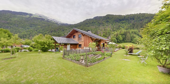 Chalet Familial Spacieux Et Moderne, Avec Jardin - Samoëns