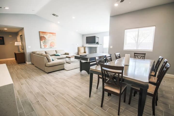 Spacious, Stylish And Convenient - North Las Vegas, NV