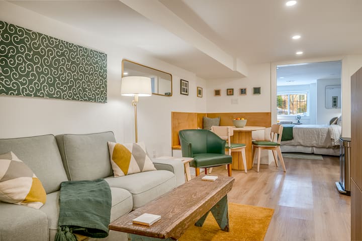 The Bloomingdale Retreat - Union Station Washington