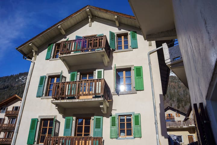 Maison D'habitation Avec Terrasse Et Jardin - Martigny