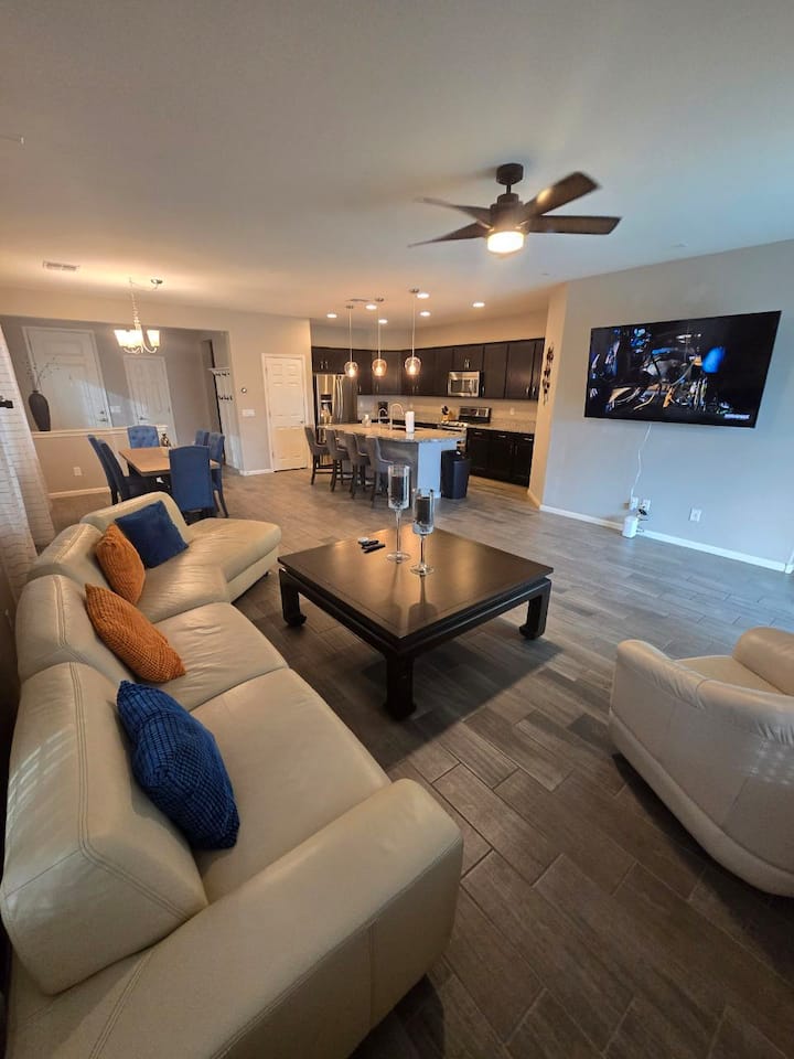 Comfortable Home With Pool - Buckeye, AZ