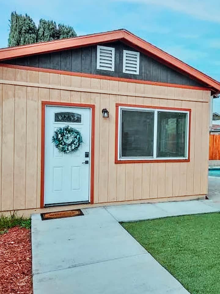 Quiet Cozy Casita With View - Lake Elsinore, CA
