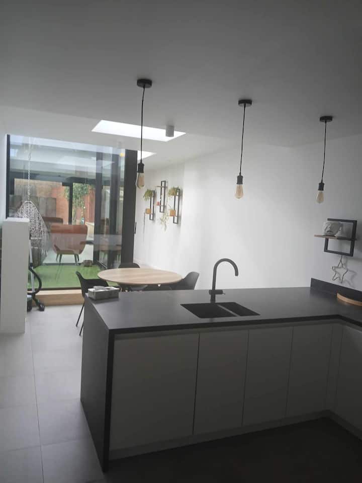 Eventjes Ertussenuit - Zottegem