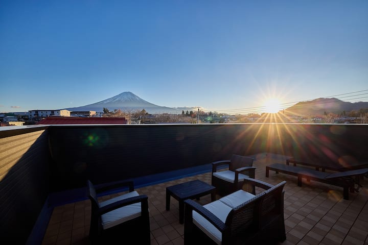 富士山ビューのジャグジー風呂&室内サウナ|屋上テラス付きヴィラ・最大14名・85インチtv - Lake Kawaguchi