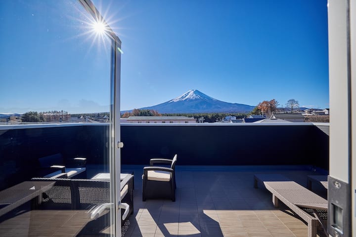 リビングと屋上から富士山の眺望。ジャグジー・サウナ付き!ラグジュアリー新築貸切別荘【駅徒歩圏】 - Mount Fuji