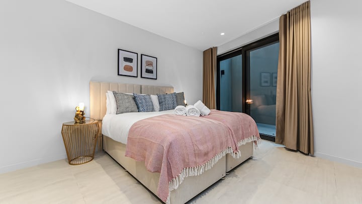 Upscale Modern Luxe—stunning 5-br Home In London - Londres