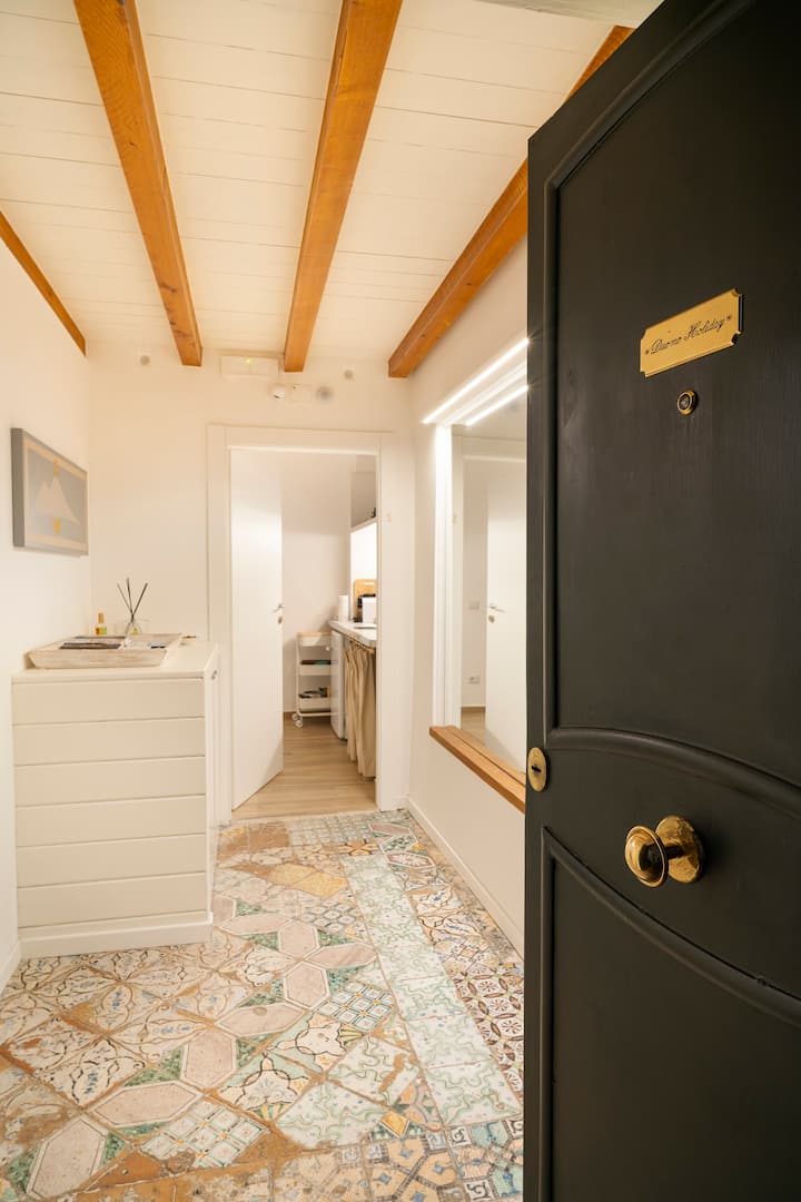 2 Appartamenti Al Prezzo Di 1 Nel Cuore Di Napoli - Nápoles