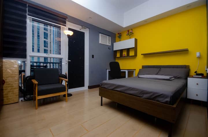 Cozy 1-br Unit At Venice Luxury Residences - Taguig