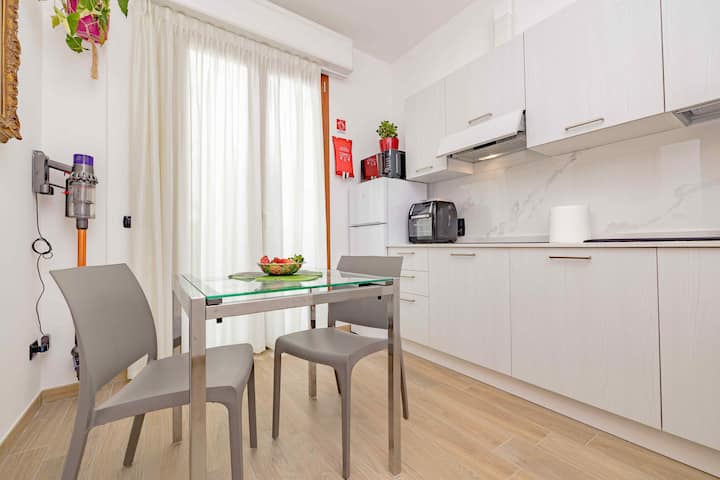 A8 Aloe • Milano • Rho Fiera•spazioso Monolocale• - Saronno