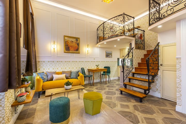 Proximity Opera House - Budapest
