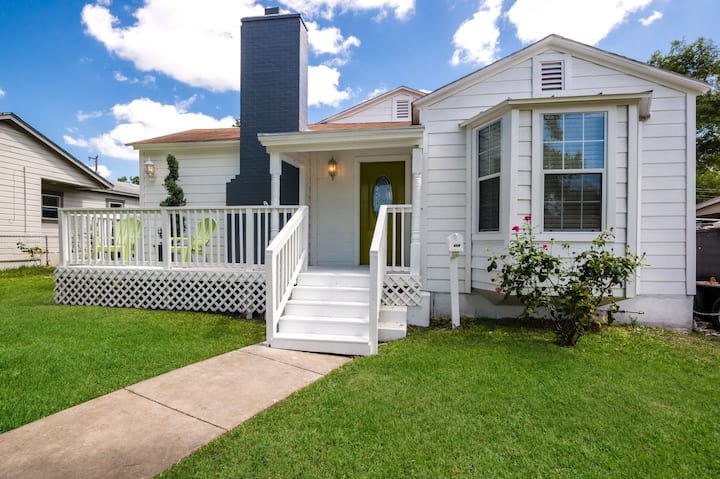 Queen Beds, 7 Min To Riverwalk & A Patio Tx Cabana - San Antonio, TX