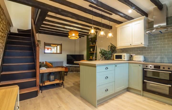 Charming, Cottage Style, Home Comforts. - Kendal