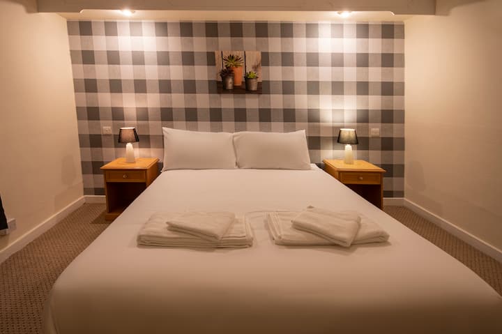 Double Room-double Beds-free Wifi* - Castle Douglas