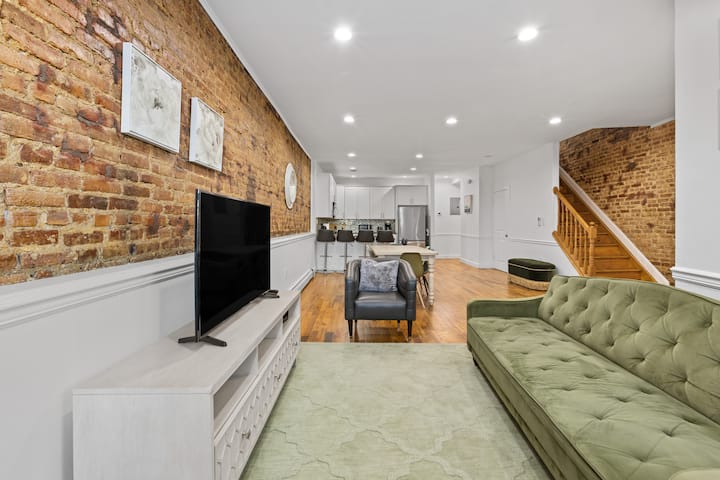 Luxury 8br Brooklyn • Fast Wifi • Smart Tvs - Brooklyn, NY