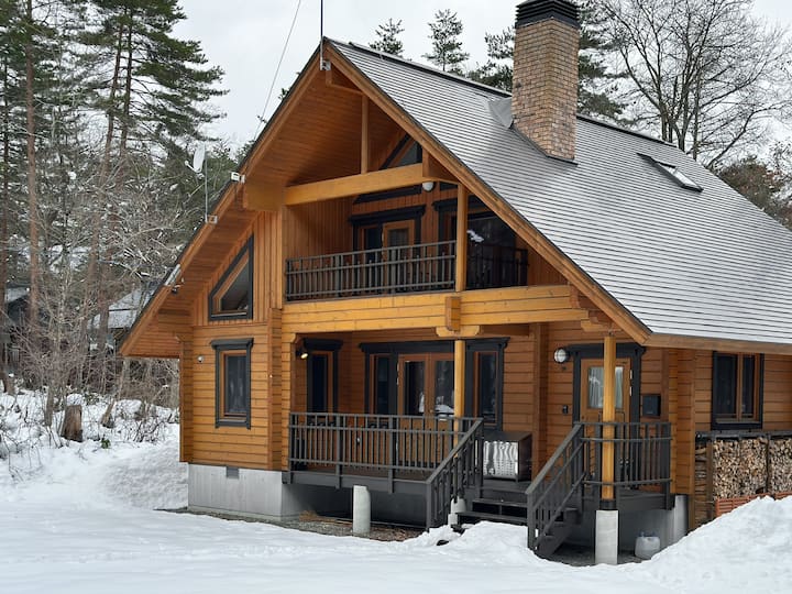 Yukiguni — Chic Alpine Log House - Hakuba