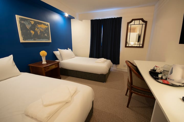 Twin Room-private Bathroom-free Wifi* - Castle Douglas