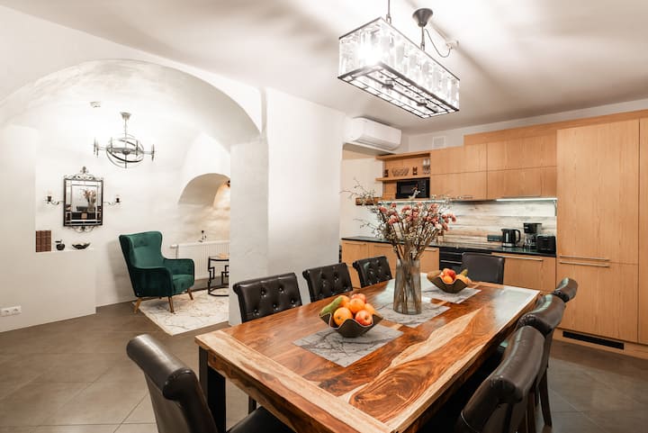 "Royal Family" - Sauna - 4 Floors - Balcony - Tallinn