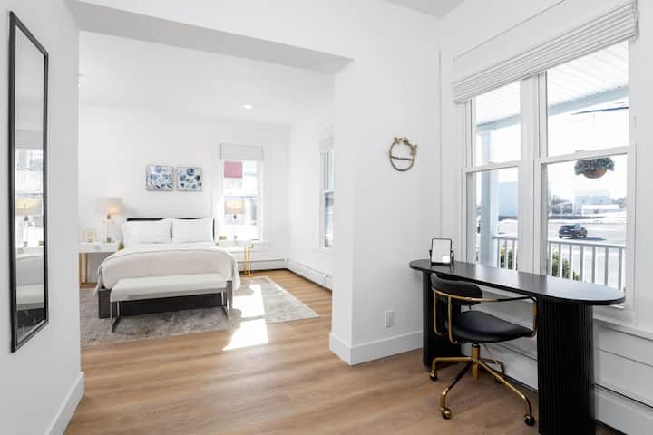 Stylish 3br/2ba In Heart Of Harbor Point Apt #5 - Stamford, CT