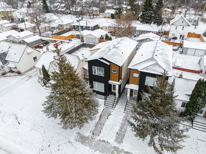3bdr Near Ywg Airport - Winnipeg