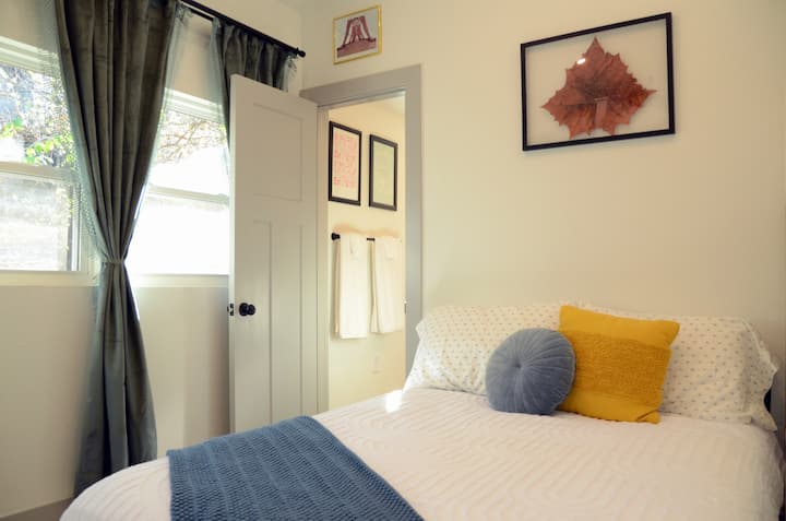 New Augies Studio + Fire Pit | Near Downtown & Ua - Fayetteville, AR