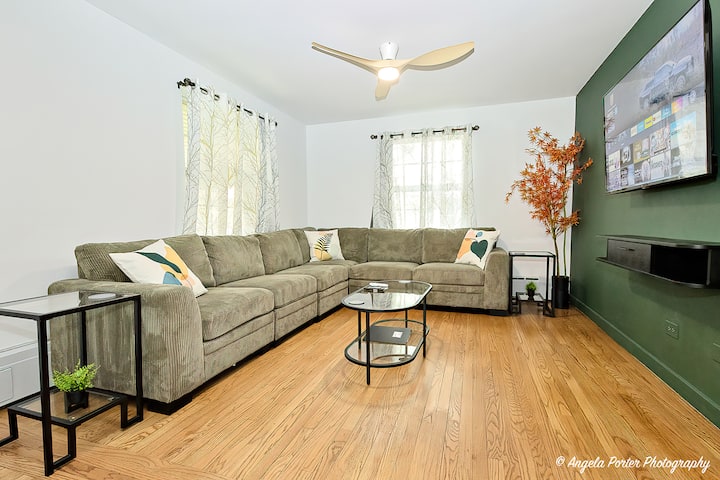 Family~friendly 3 Br/2 Ba 5 Bds Home Near Navybase - Waukegan, IL