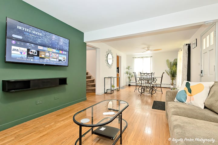 Family~friendly 3br/2ba 5beds Home Near Navy Base - North Chicago, IL